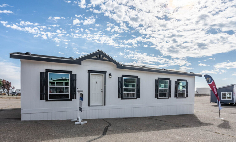 Waverly Crest Prestige 28483F Manufactured Home from Fleetwood Homes ...