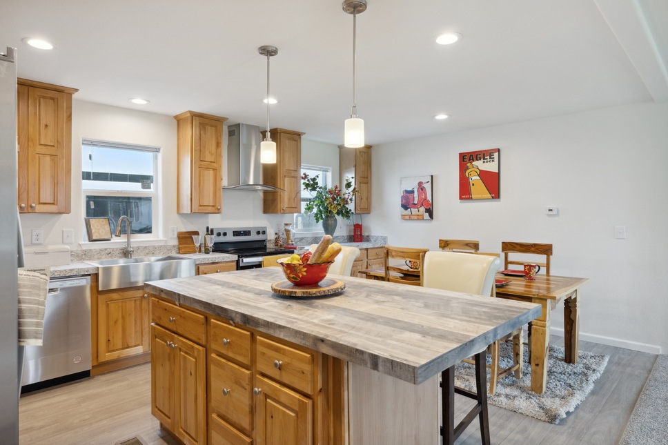 Pacific Manufactured Homes LLC Klamath Falls OR - a Cavco Homes dealer ...