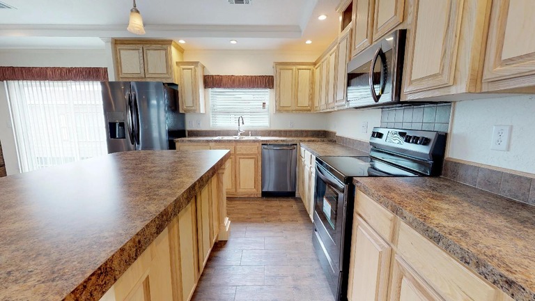 GE72 - The Freedom Model ~ Look At the SPACE it offers!! GE72 ...