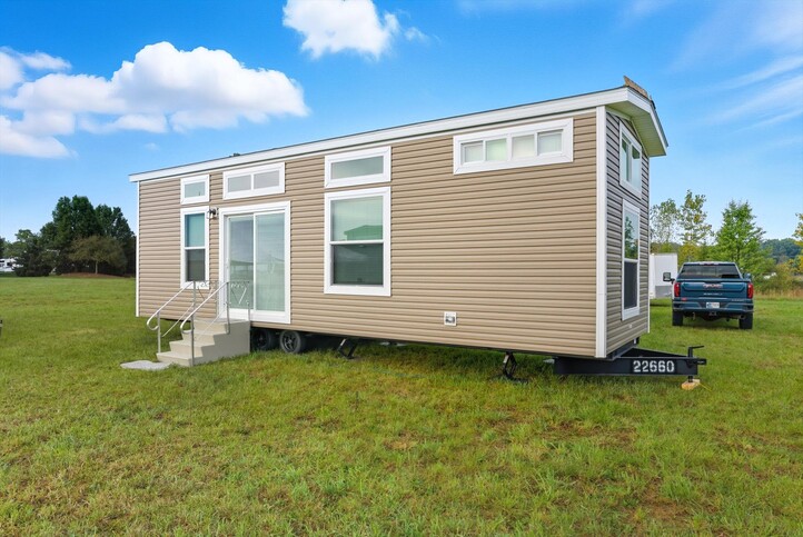 Factory Expo Home Center Nappanee IN - a Cavco Homes dealer/builder