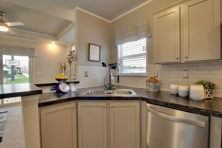 Sunset II 16522A Manufactured Home from Cavco - Austin