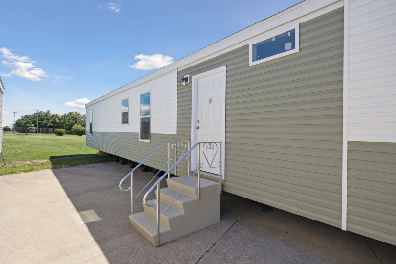2 Bed Manufactured Home (Single-wide) for Sale - Community 2 Montevideo