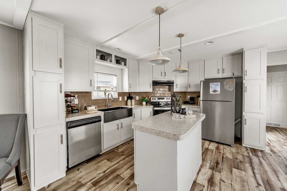 Pinnacle 16763L Manufactured Home from Fleetwood Homes, a Cavco Company