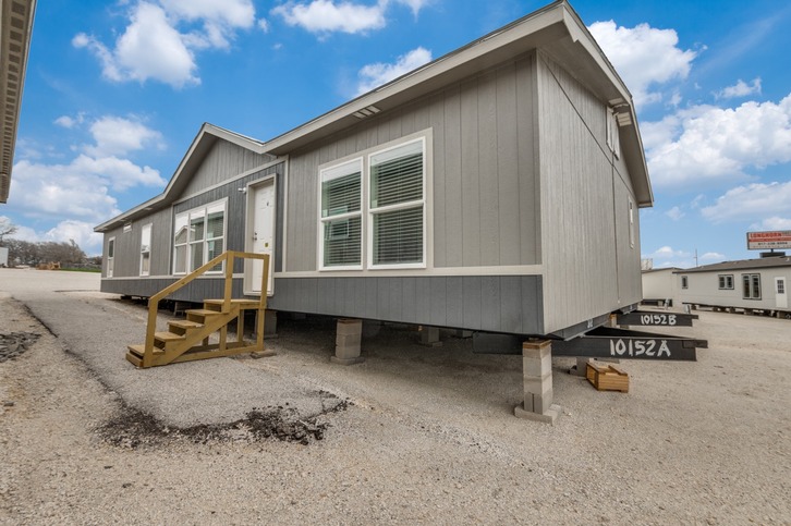 Emerald 28603A Manufactured Home from Cavco