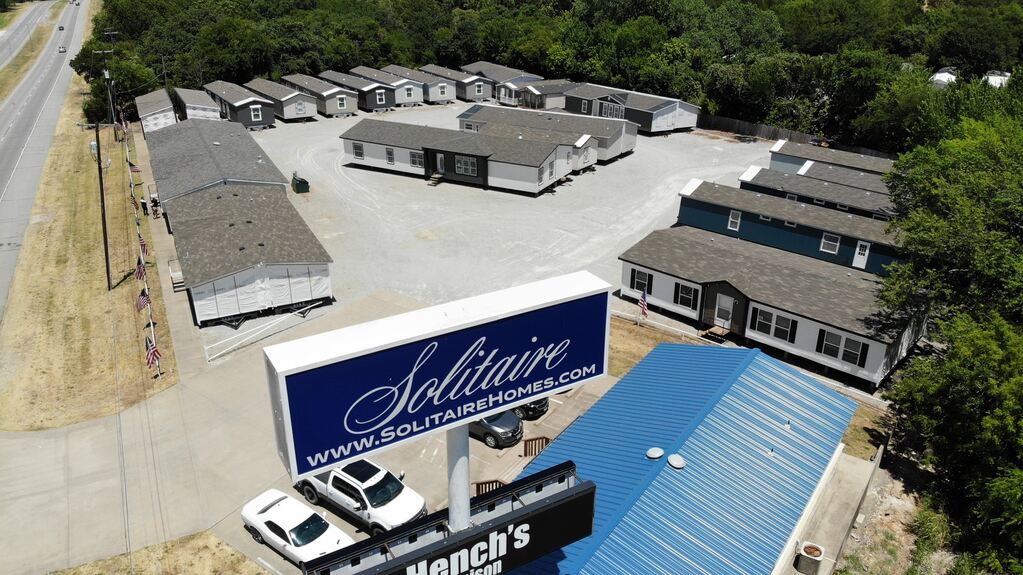 Hench's Country Liv'n Homes, Denison, TX | a Cavco Homes dealer/builder