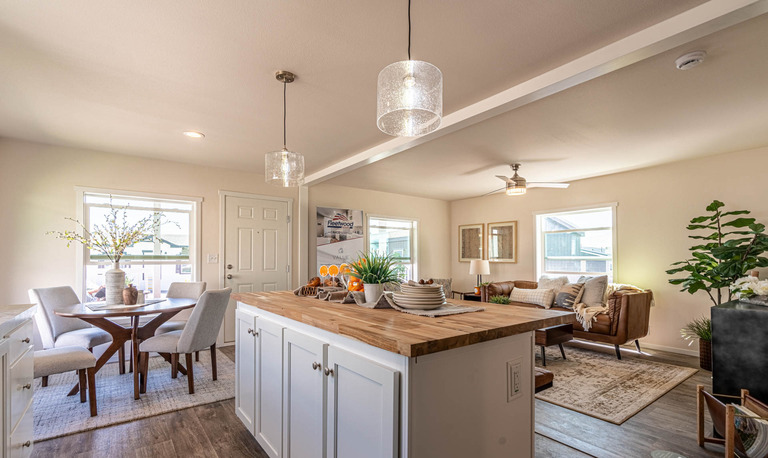 Diamond Forge Homes LLC Hines OR - a Cavco Homes dealer/builder