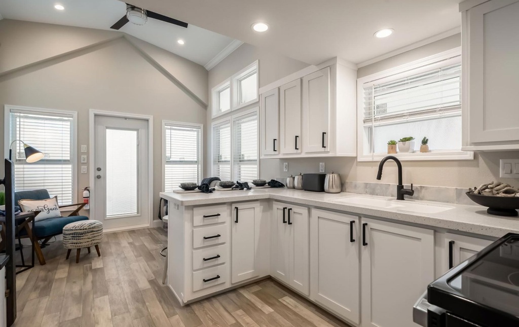 Holiday RV Village, Leesburg, FL | a Cavco Homes dealer/builder